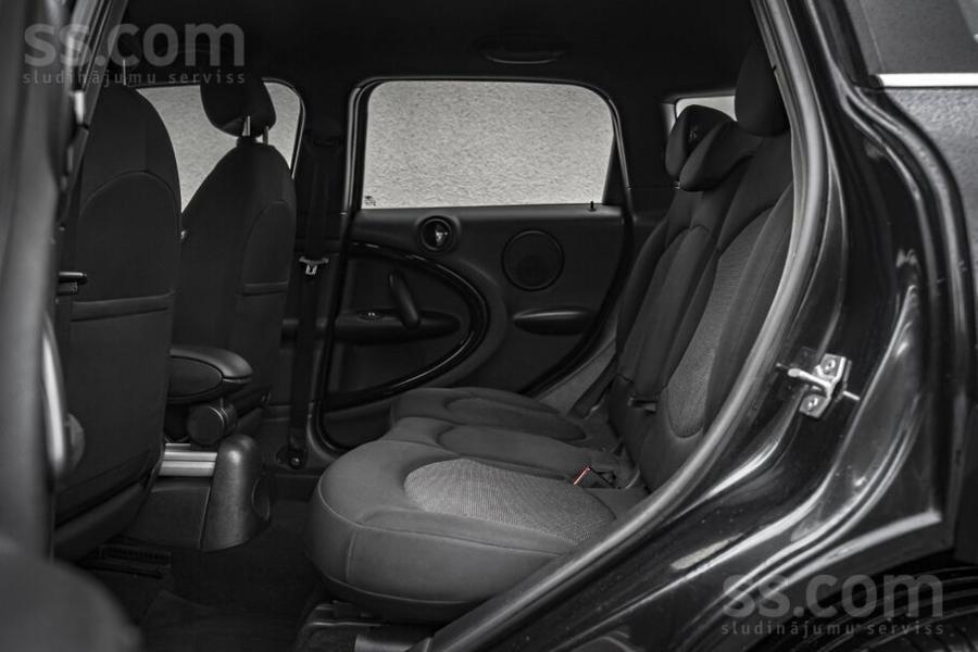 Black MINI One 2013 in Riga, with an engine capacity of 1.60 L and mileage of 209 thousand km for 5700 €, photo 11 on AUTOMOTO.COM.LV