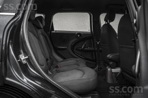 Black MINI One 2013 in Riga, with an engine capacity of 1.60 L and mileage of 209 thousand km for 5700 €, photo 12 on AUTOMOTO.COM.LV