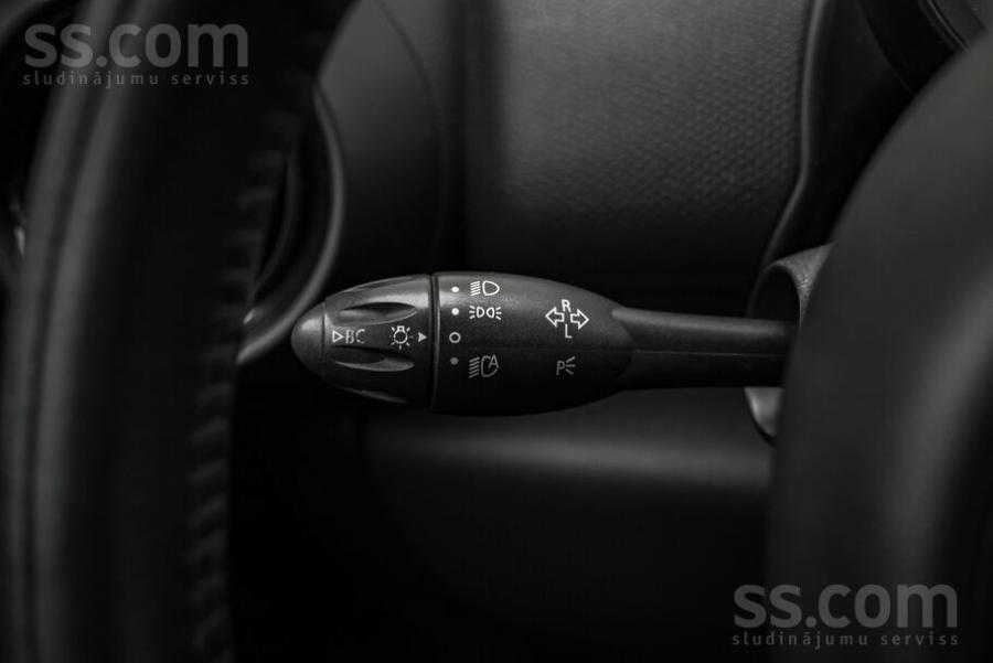 Black MINI One 2013 in Riga, with an engine capacity of 1.60 L and mileage of 209 thousand km for 5700 €, photo 14 on AUTOMOTO.COM.LV