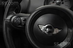 Black MINI One 2013 in Riga, with an engine capacity of 1.60 L and mileage of 209 thousand km for 5700 €, photo 15 on AUTOMOTO.COM.LV