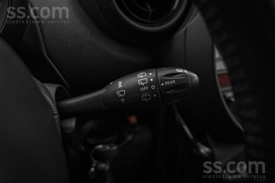 Black MINI One 2013 in Riga, with an engine capacity of 1.60 L and mileage of 209 thousand km for 5700 €, photo 18 on AUTOMOTO.COM.LV