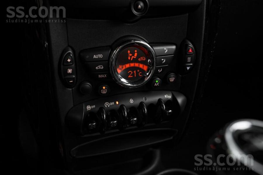 Black MINI One 2013 in Riga, with an engine capacity of 1.60 L and mileage of 209 thousand km for 5700 €, photo 21 on AUTOMOTO.COM.LV