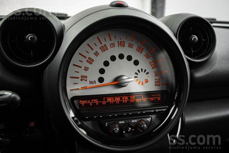 Black MINI One 2013 in Riga, with an engine capacity of 1.60 L and mileage of 209 thousand km for 5700 €, photo 22 on AUTOMOTO.COM.LV
