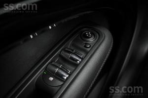 Black MINI One 2013 in Riga, with an engine capacity of 1.60 L and mileage of 209 thousand km for 5700 €, photo 23 on AUTOMOTO.COM.LV