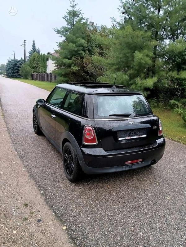 Black MINI One 2013 in Ukmerge, with an engine capacity of 1.60 L and mileage of 185 thousand km for 3350 €, photo 6 on AUTOMOTO.COM.LV