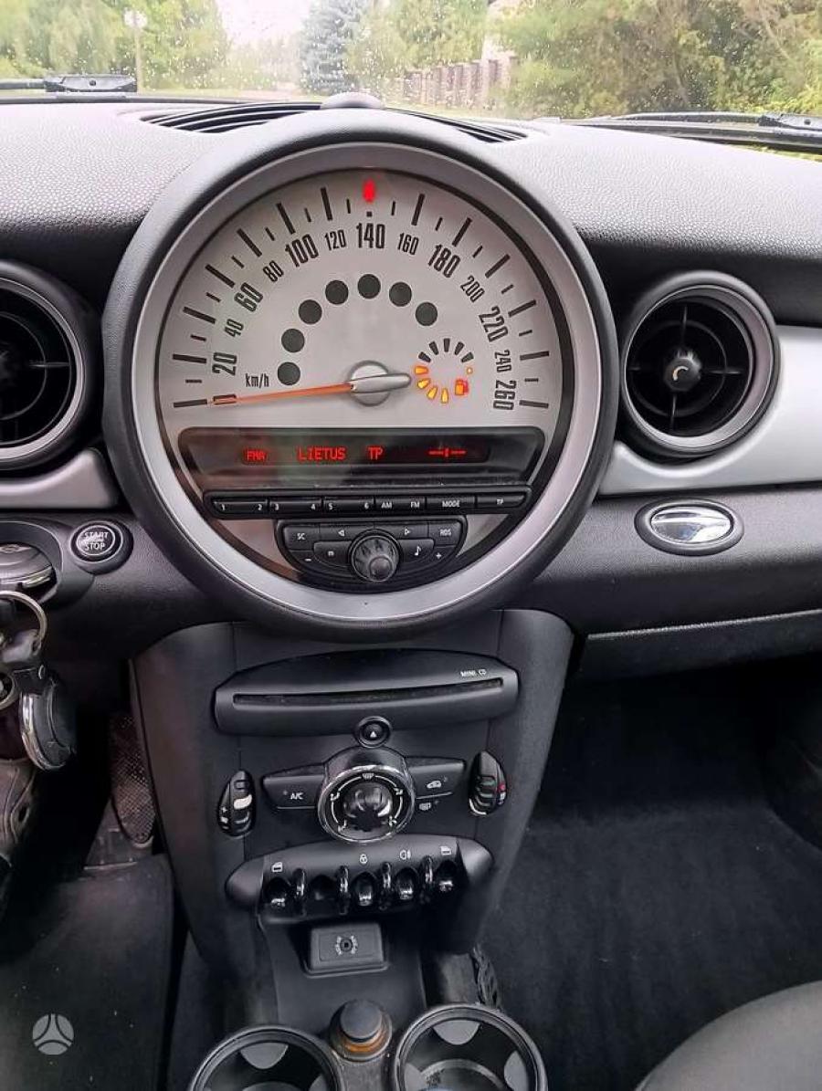 Black MINI One 2013 in Ukmerge, with an engine capacity of 1.60 L and mileage of 185 thousand km for 3350 €, photo 13 on AUTOMOTO.COM.LV