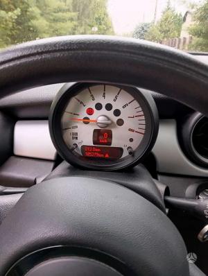 Black MINI One 2013 in Ukmerge, with an engine capacity of 1.60 L and mileage of 185 thousand km for 3350 €, photo 14 on AUTOMOTO.COM.LV