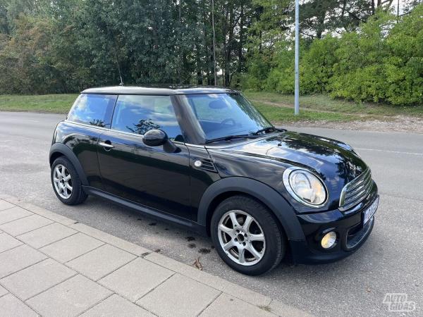 Black MINI One 2013 in Vilnius, with an engine capacity of 1.60 L and mileage of 130 thousand km for 2450 €, photo 4 on AUTOMOTO.COM.LV
