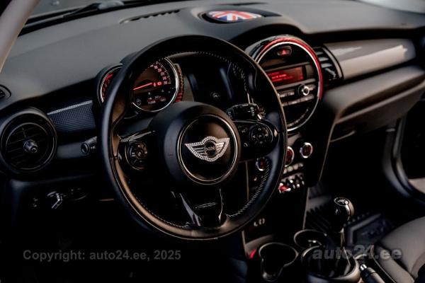 Black MINI One 2016 in Tallinn, with an engine capacity of 1.20 L and mileage of 113 thousand km for 10900 €, photo 11 on AUTOMOTO.COM.LV