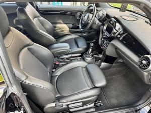 Melns MINI One 2019 Šauļi, ar dzinēja tilpumu 1.50 L un nobraukumu 49 tūkst. km par 10500 €, foto 13 vietnē AUTOMOTO.COM.LV