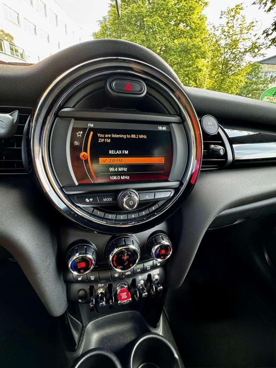 Melns MINI One 2019 Šauļi, ar dzinēja tilpumu 1.50 L un nobraukumu 49 tūkst. km par 10500 €, foto 16 vietnē AUTOMOTO.COM.LV