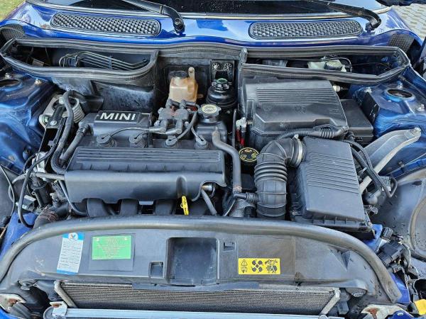 Blue MINI One 2001 in Vilnius, with an engine capacity of 1.60 L and mileage of 249 thousand km for 1600 €, photo 7 on AUTOMOTO.COM.LV
