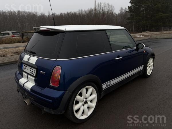 Zils MINI One 2002 Rīga, ar dzinēja tilpumu 1.60 L un nobraukumu 224 tūkst. km par 1800 €, foto 7 vietnē AUTOMOTO.COM.LV