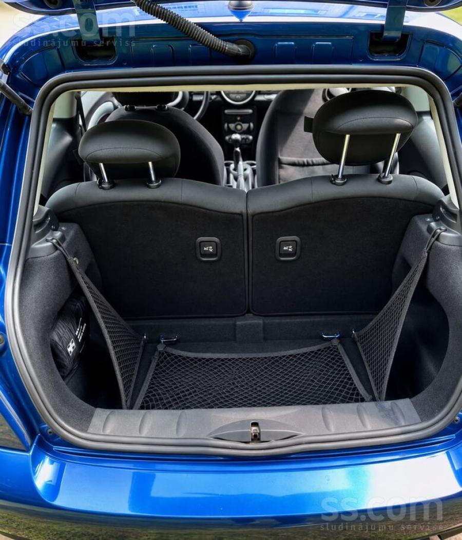 Blue MINI One 2009 in Riga, with an engine capacity of 1.40 L and mileage of 216 thousand km for 2000 €, photo 3 on AUTOMOTO.COM.LV