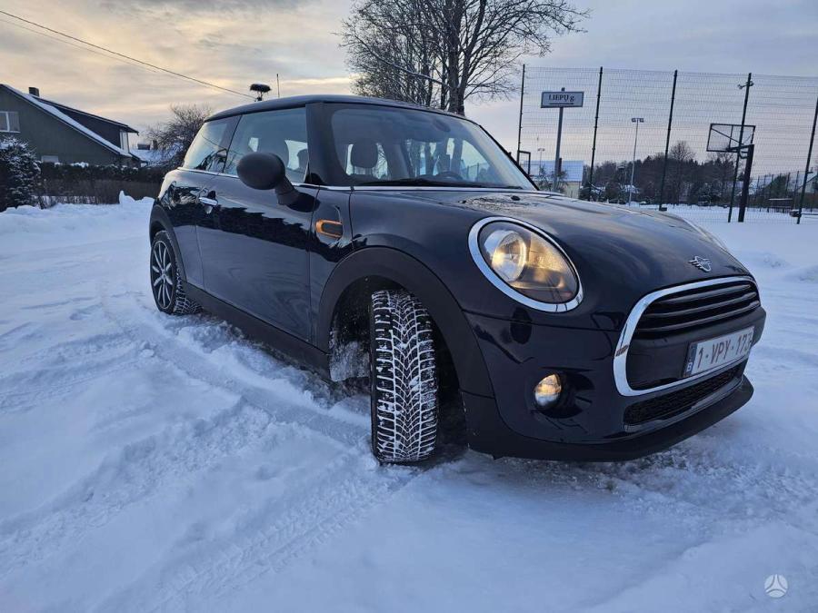 Blue MINI One 2019 in Taurage, with an engine capacity of 1.50 L and mileage of 94 thousand km for 9100 €, photo 1 on AUTOMOTO.COM.LV