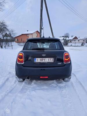 Blue MINI One 2019 in Taurage, with an engine capacity of 1.50 L and mileage of 94 thousand km for 9100 €, photo 5 on AUTOMOTO.COM.LV