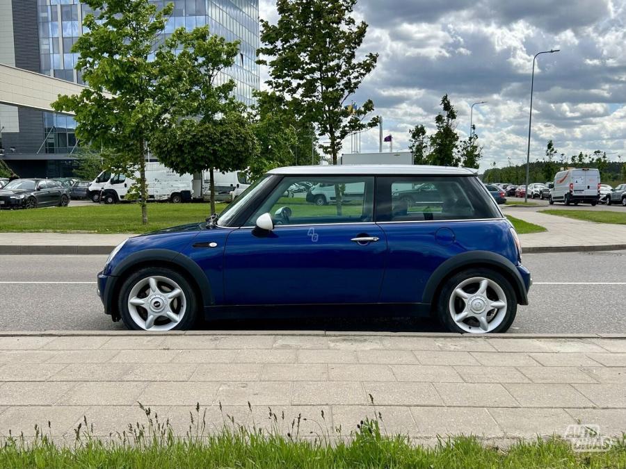 Blue MINI One 2004 in Vilnius, with an engine capacity of 1.60 L and mileage of 229 thousand km for 2500 €, photo 3 on AUTOMOTO.COM.LV