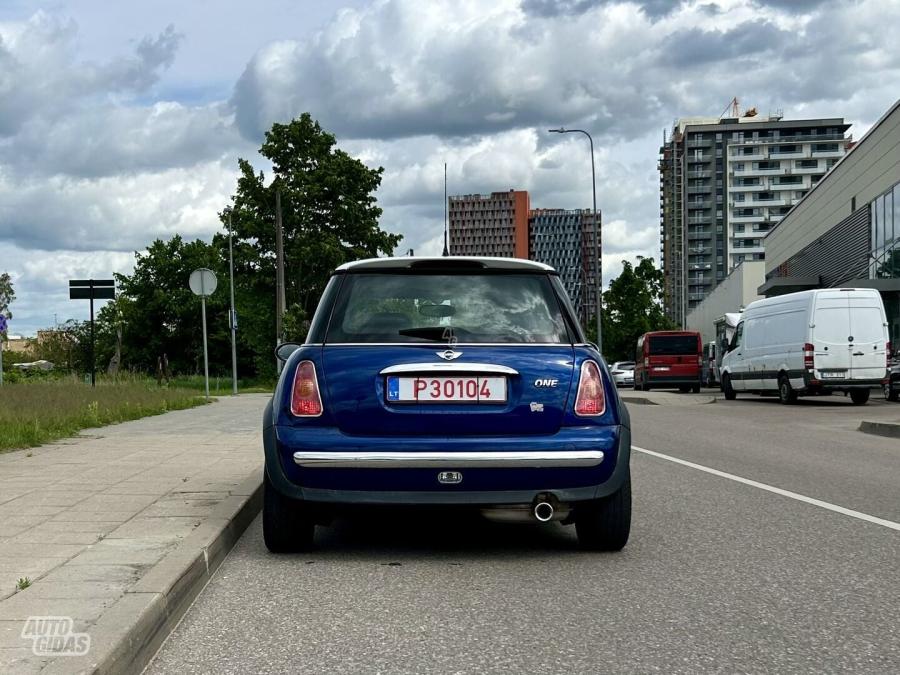 Blue MINI One 2004 in Vilnius, with an engine capacity of 1.60 L and mileage of 229 thousand km for 2500 €, photo 5 on AUTOMOTO.COM.LV