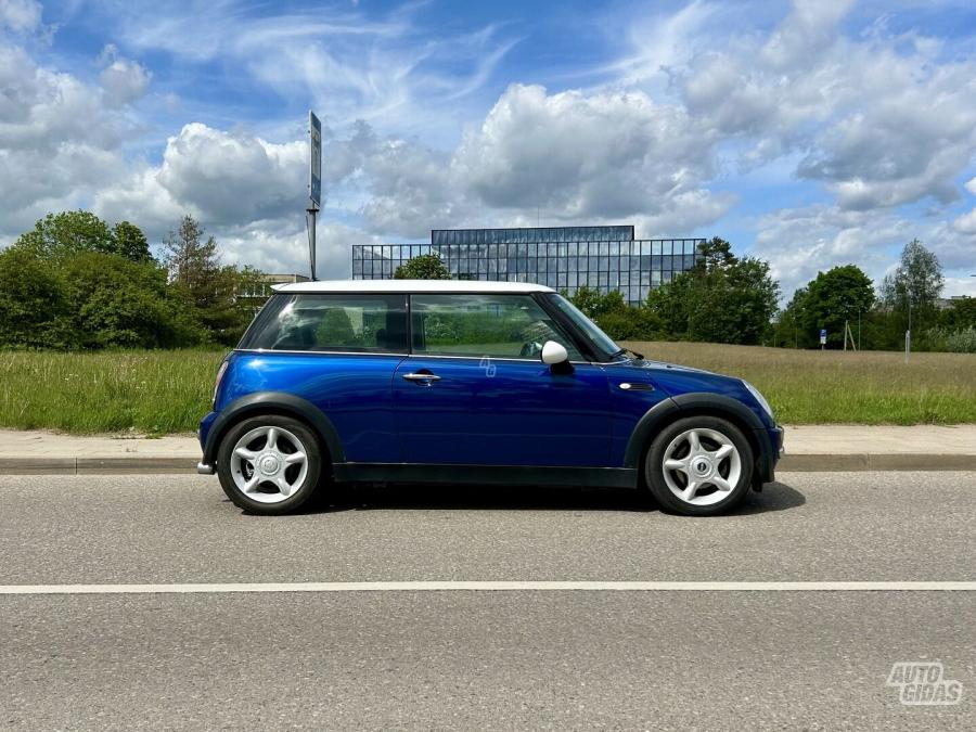 Blue MINI One 2004 in Vilnius, with an engine capacity of 1.60 L and mileage of 229 thousand km for 2500 €, photo 8 on AUTOMOTO.COM.LV