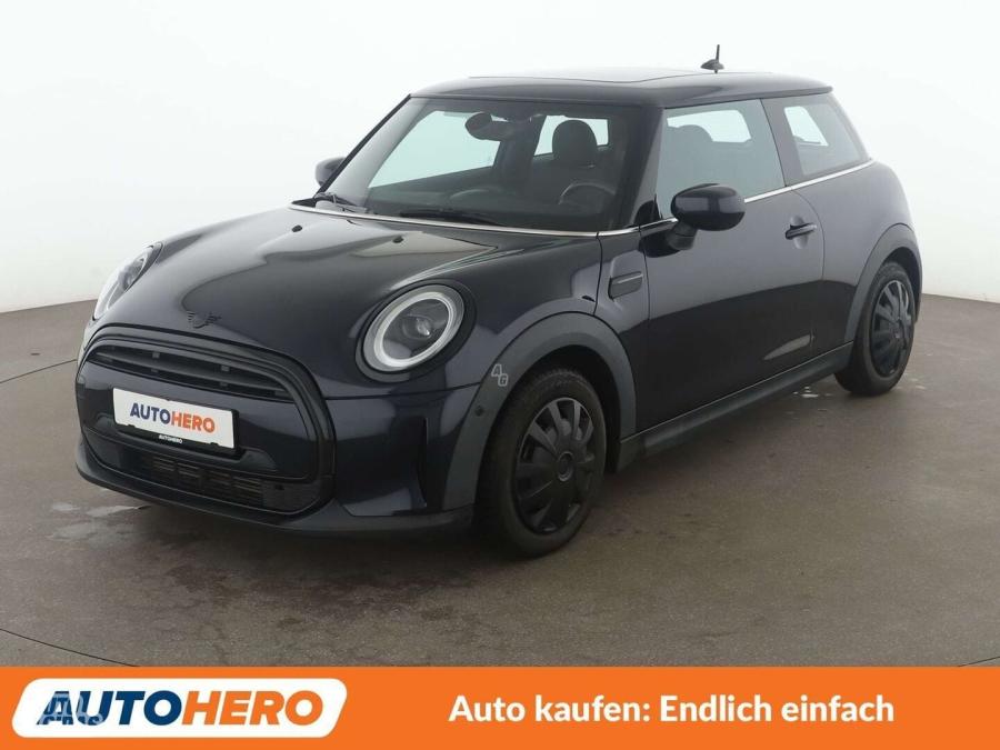 Blue MINI One 2021 in Kaunas, with an engine capacity of 1.50 L and mileage of 27 thousand km for 21689 €, photo 1 on AUTOMOTO.COM.LV