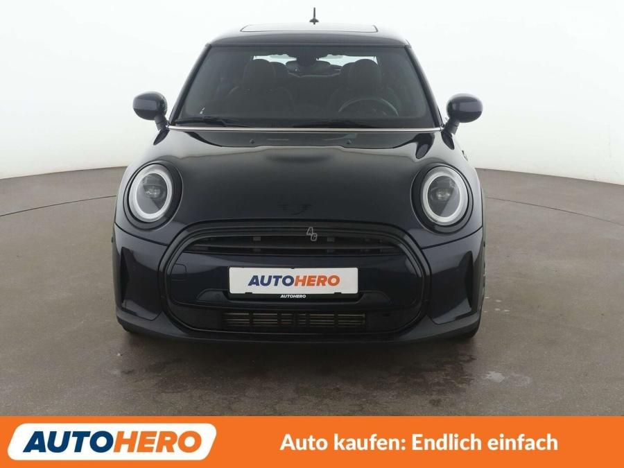 Blue MINI One 2021 in Kaunas, with an engine capacity of 1.50 L and mileage of 27 thousand km for 21689 €, photo 9 on AUTOMOTO.COM.LV