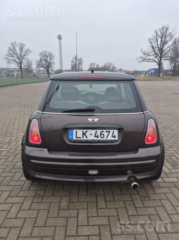 Brown MINI One 2001 in Valmiera, with an engine capacity of 1.60 L and mileage of 213 thousand km for 1500 €, photo 3 on AUTOMOTO.COM.LV