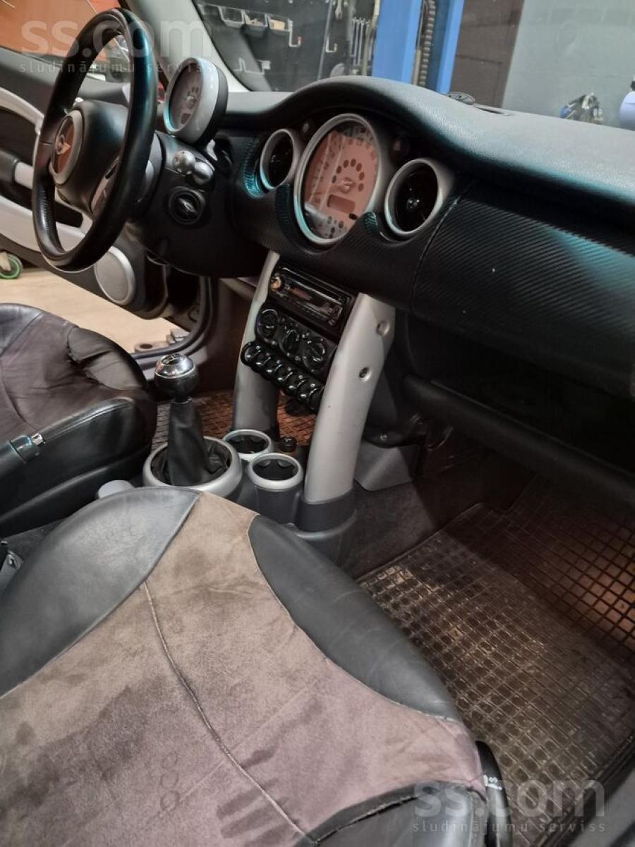 Brūns MINI One 2001 Valmiera, ar dzinēja tilpumu 1.60 L un nobraukumu 213 tūkst. km par 1500 €, foto 7 vietnē AUTOMOTO.COM.LV