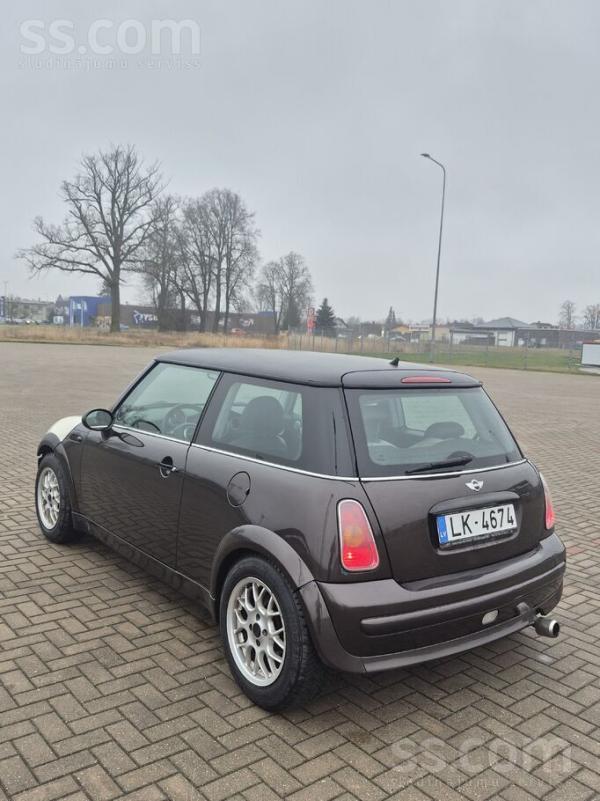 Brūns MINI One 2001 Valmiera, ar dzinēja tilpumu 1.60 L un nobraukumu 213 tūkst. km par 1300 €, foto 4 vietnē AUTOMOTO.COM.LV