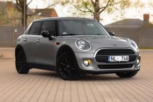 Brown MINI One 2018 in Jelgava, with an engine capacity of 1.50 L and mileage of 210 thousand km for 8700 €, photo 3 on AUTOMOTO.COM.LV