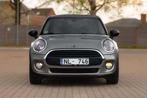Brown MINI One 2018 in Jelgava, with an engine capacity of 1.50 L and mileage of 210 thousand km for 8700 €, photo 4 on AUTOMOTO.COM.LV