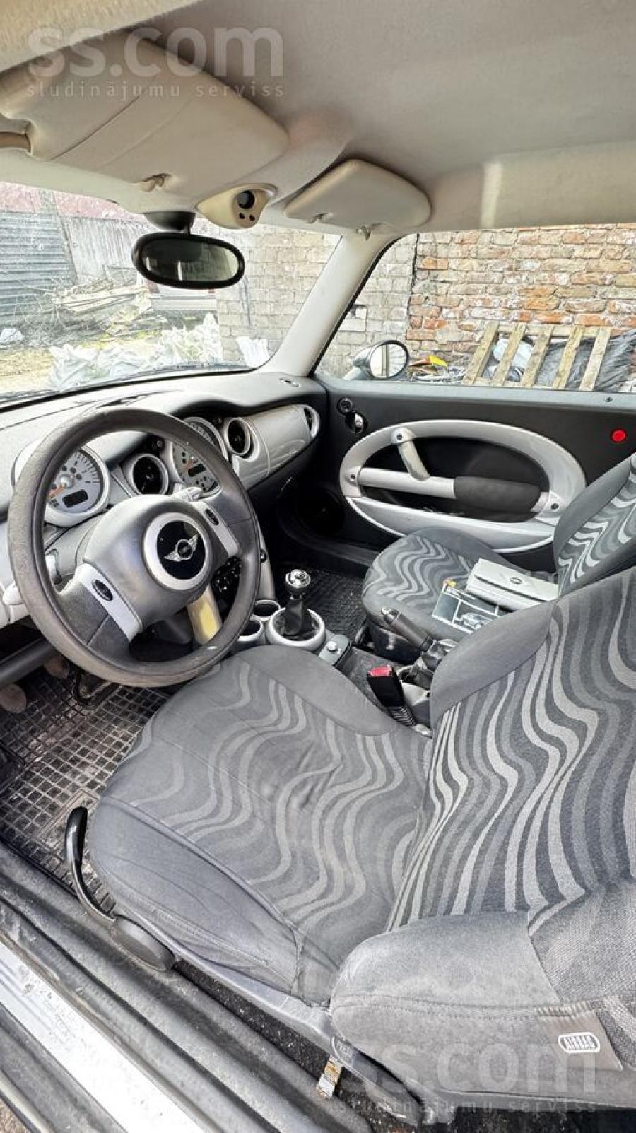 MINI One 2002 in Riga, with an engine capacity of 1.60 L and mileage of 266 thousand km for 700 €, photo 6 on AUTOMOTO.COM.LV