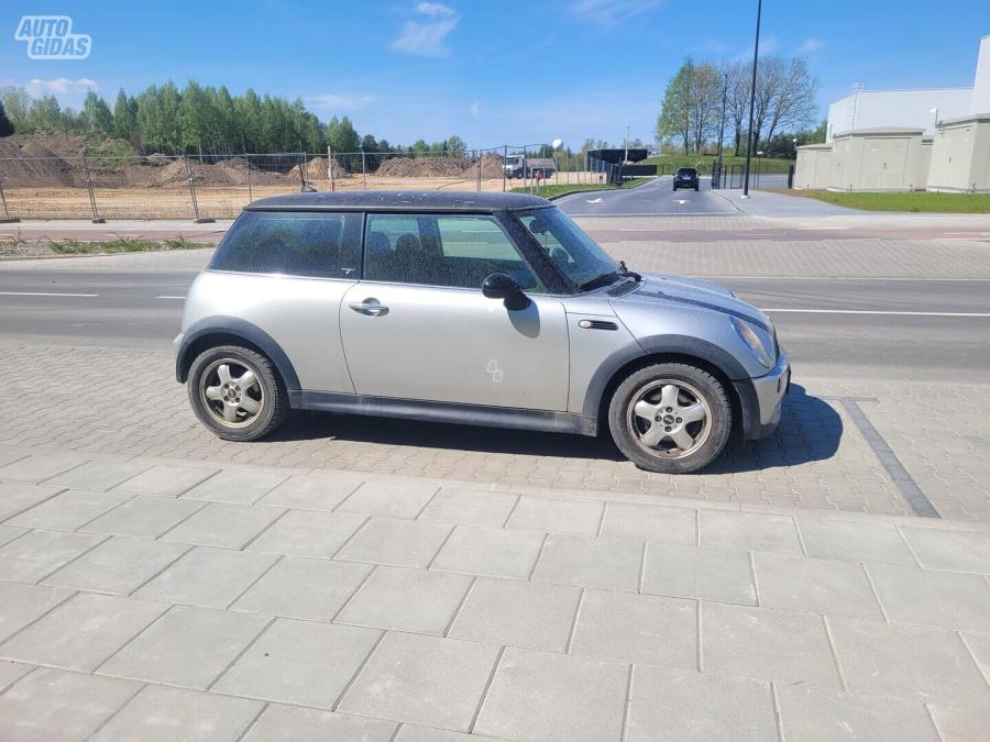 MINI One 2006 in Vilnius, with an engine capacity of 1.40 L and mileage of 271 thousand km for 1250 €, photo 9 on AUTOMOTO.COM.LV
