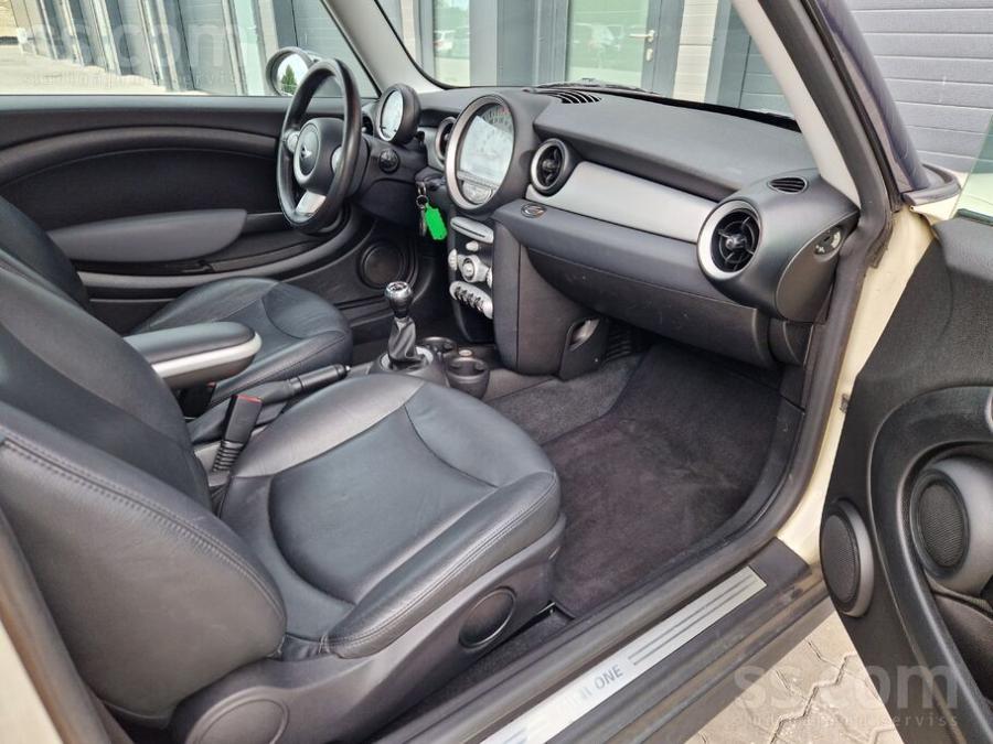 MINI One 2009 in Liepaja, with an engine capacity of 1.40 L and mileage of 231 thousand km for 2990 €, photo 15 on AUTOMOTO.COM.LV