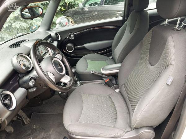 MINI One 2010 in Utena, with an engine capacity of 1.60 L and mileage of 190 thousand km for 2990 €, photo 8 on AUTOMOTO.COM.LV