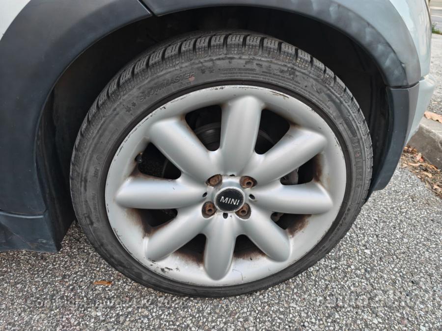Grey MINI One D 2005 in Tallinn, with an engine capacity of 1.40 L and mileage of 263 thousand km for 1250 €, photo 6 on AUTOMOTO.COM.LV