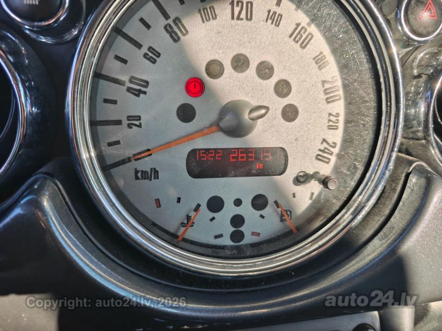 Grey MINI One D 2005 in Tallinn, with an engine capacity of 1.40 L and mileage of 263 thousand km for 1250 €, photo 11 on AUTOMOTO.COM.LV