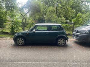 Green MINI One 2002 in Riga, with an engine capacity of 1.60 L and mileage of 255 thousand km for 699 €, photo 3 on AUTOMOTO.COM.LV
