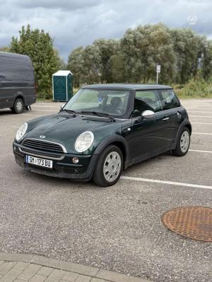 Zaļš MINI One 2003 Utena, ar dzinēja tilpumu 1.60 L un nobraukumu 204 tūkst. km par 820 €, foto  vietnē AUTOMOTO.COM.LV