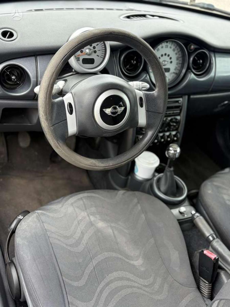 Zaļš MINI One 2003 Utena, ar dzinēja tilpumu 1.60 L un nobraukumu 204 tūkst. km par 820 €, foto 9 vietnē AUTOMOTO.COM.LV