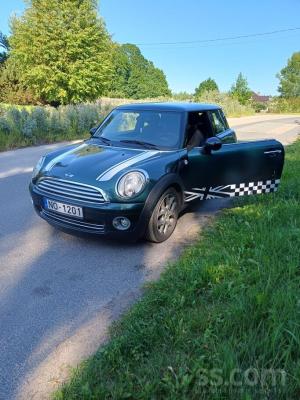 Zaļš MINI One 2007 Rīga, ar dzinēja tilpumu 1.40 L un nobraukumu 130 tūkst. km par 3200 €, foto  vietnē AUTOMOTO.COM.LV