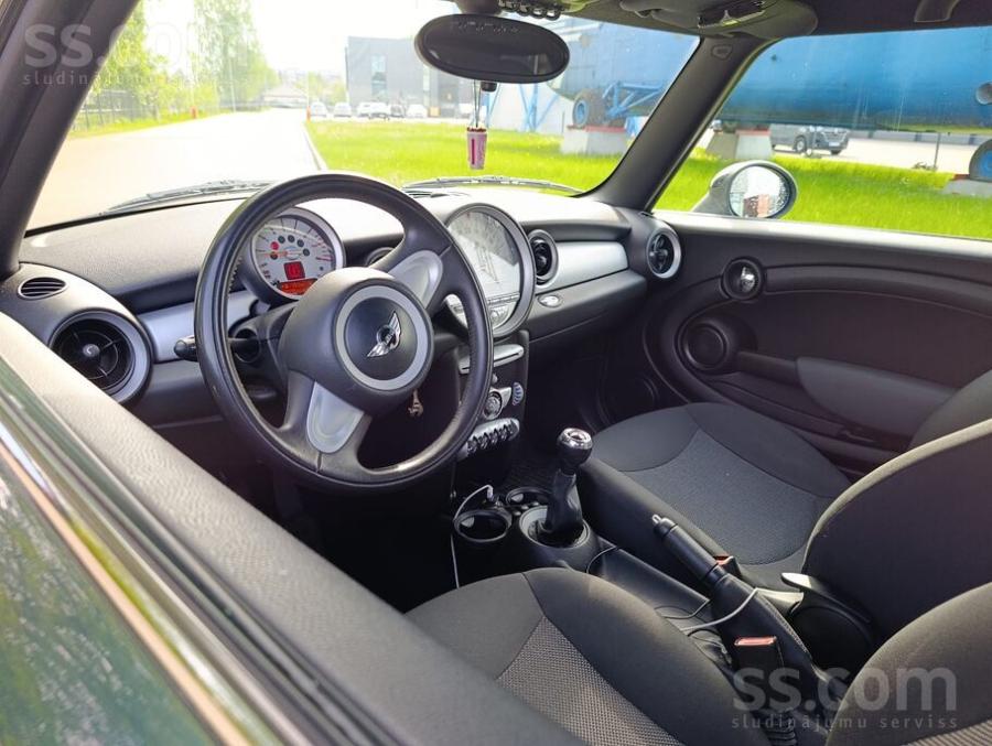 Green MINI One 2007 in Riga, with an engine capacity of 1.40 L and mileage of 130 thousand km for 3200 €, photo 11 on AUTOMOTO.COM.LV