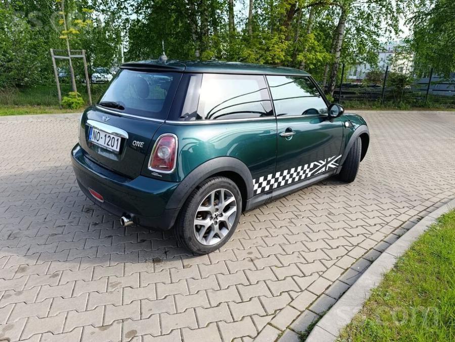 Green MINI One 2007 in Riga, with an engine capacity of 1.40 L and mileage of 130 thousand km for 3200 €, photo 13 on AUTOMOTO.COM.LV