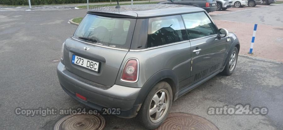 Zaļš MINI One 2009 Tallina, ar dzinēja tilpumu 1.40 L un nobraukumu 183 tūkst. km par 2890 €, foto 10 vietnē AUTOMOTO.COM.LV
