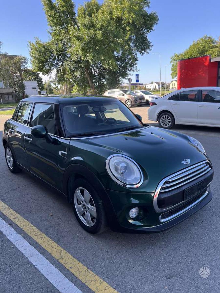 Green MINI One 2015 in Panevezys, with an engine capacity of 1.50 L and mileage of 184 thousand km for 5500 €, photo 4 on AUTOMOTO.COM.LV