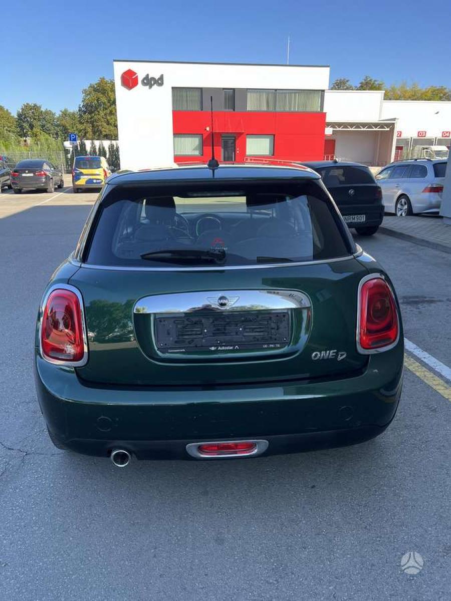 Green MINI One 2015 in Panevezys, with an engine capacity of 1.50 L and mileage of 184 thousand km for 5500 €, photo 7 on AUTOMOTO.COM.LV