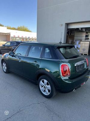 Green MINI One 2015 in Panevezys, with an engine capacity of 1.50 L and mileage of 184 thousand km for 5500 €, photo 8 on AUTOMOTO.COM.LV