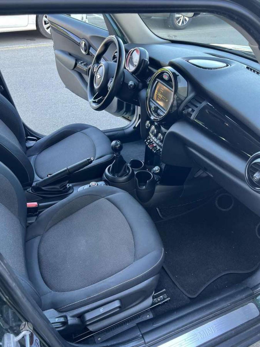 Green MINI One 2015 in Panevezys, with an engine capacity of 1.50 L and mileage of 184 thousand km for 5500 €, photo 21 on AUTOMOTO.COM.LV