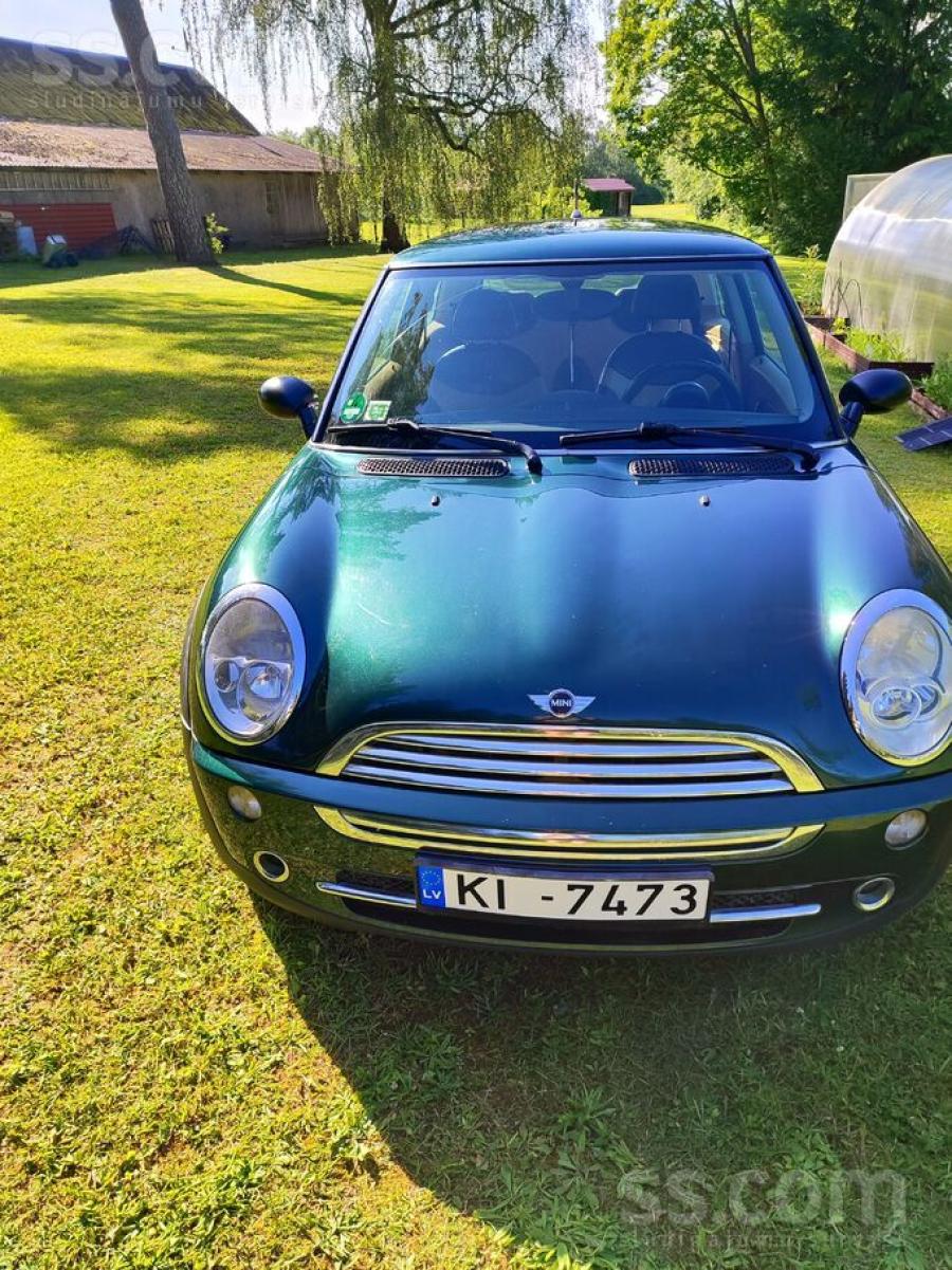 Green MINI One 2025 in Ogre, with an engine capacity of 1.60 L and mileage of 233 thousand km for 2200 €, photo 3 on AUTOMOTO.COM.LV