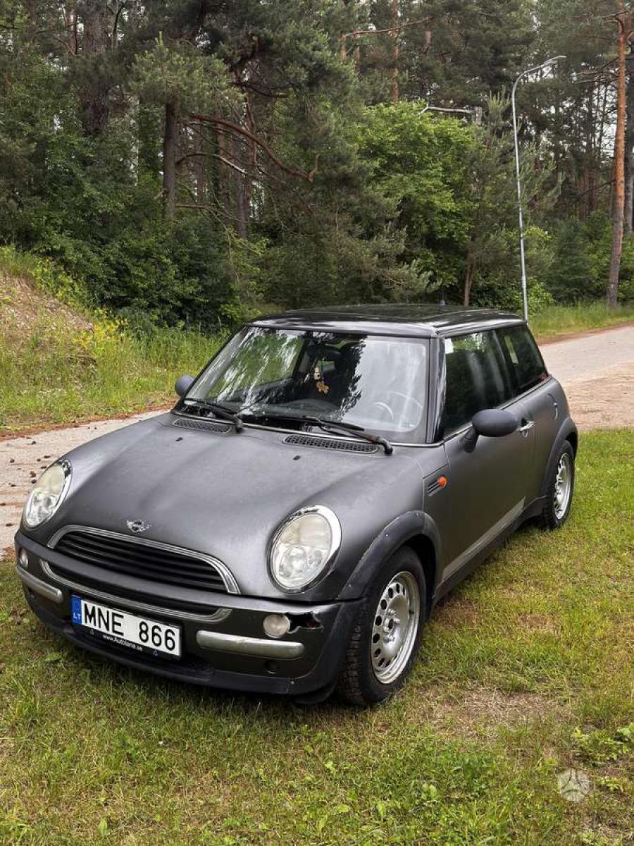 Grey MINI One 2002 in Vilnius, with an engine capacity of 1.60 L and mileage of 202 thousand km for 700 €, photo 1 on AUTOMOTO.COM.LV