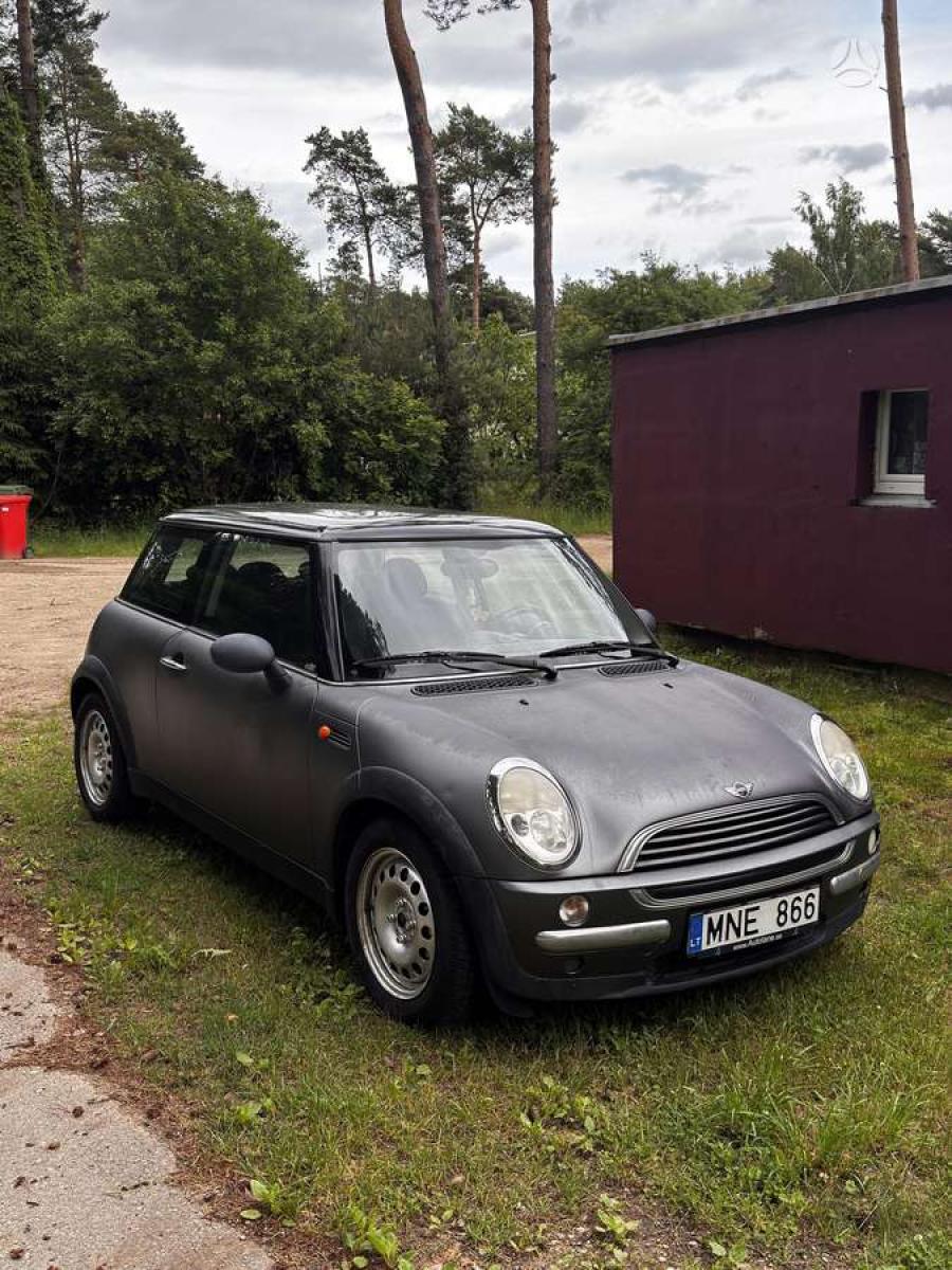 Grey MINI One 2002 in Vilnius, with an engine capacity of 1.60 L and mileage of 202 thousand km for 700 €, photo 3 on AUTOMOTO.COM.LV
